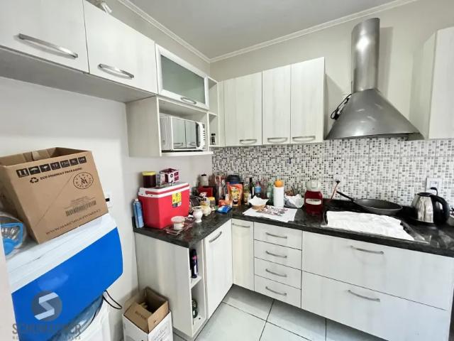 Apartamento de 2 quartos, suíte e 1 vaga de garagem no bairro Santana em POA/RS