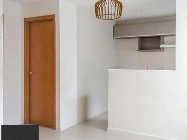 Apartamento de 2 quartos, piscina e 1 vaga de garagem em Canoas