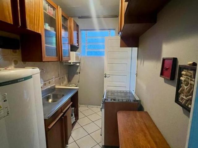 Apartamento de 2 quartos, reformado, com vaga escriturada