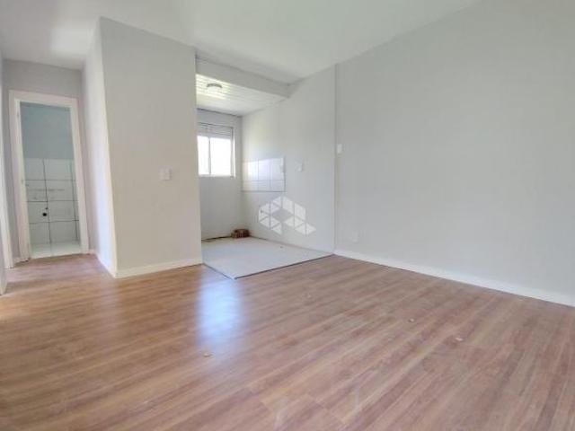 Apartamento de 2 quartos, reformado, com vaga