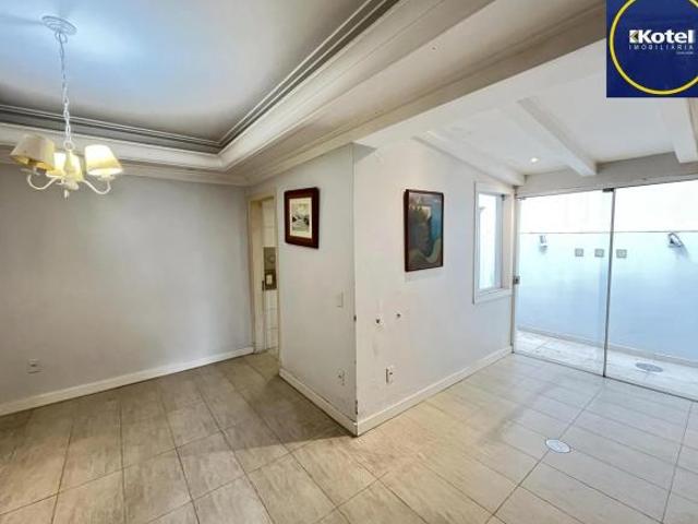 Apartamento de 2 quartos transformados em um no bairro Santa Cecília em POA/RS