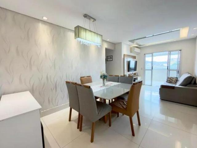 Apartamento de 2 quartos, varanda gourmet, com Lazer completo, na ponta da praia