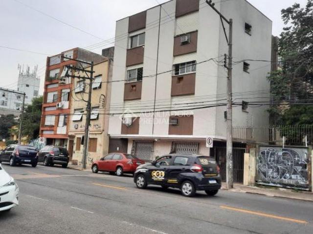 Apartamento de 2 quqrtos a venda na Cidade Baixa