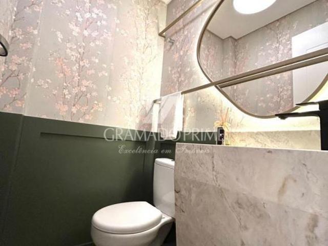 APARTAMENTO DE 2 SUÍTES TOTALMENTE MOBILIADO