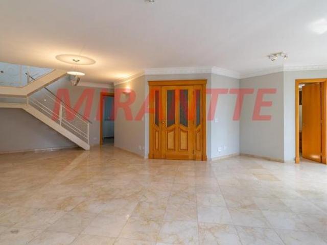 Apartamento de 2.9m² com 3 quartos