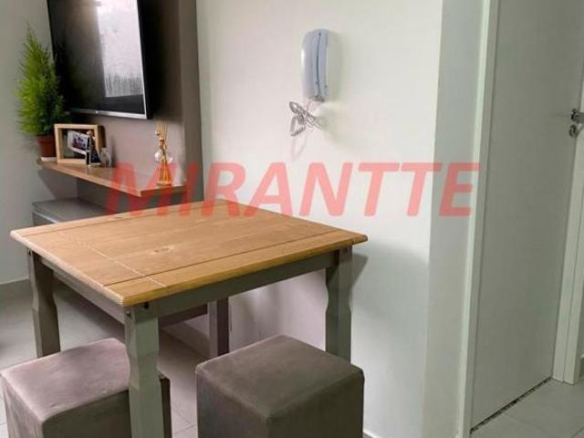 Apartamento de 33m² com 2 quartos