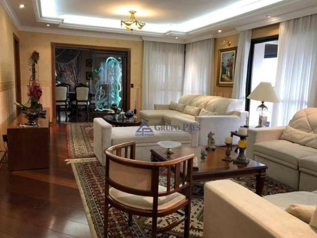 Apartamento de 303M² área útil sendo um por andar com 04 vagas