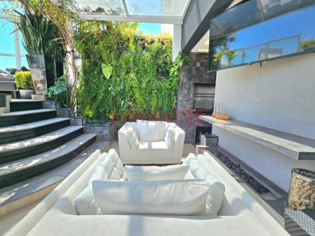Apartamento de 305m² com 4 quartos