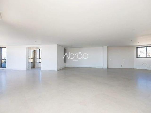 Apartamento de 323 m² à Venda no Epic Água Verde |