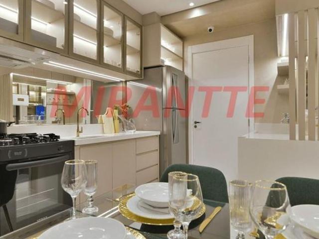 Apartamento de 32m² com 2 quartos