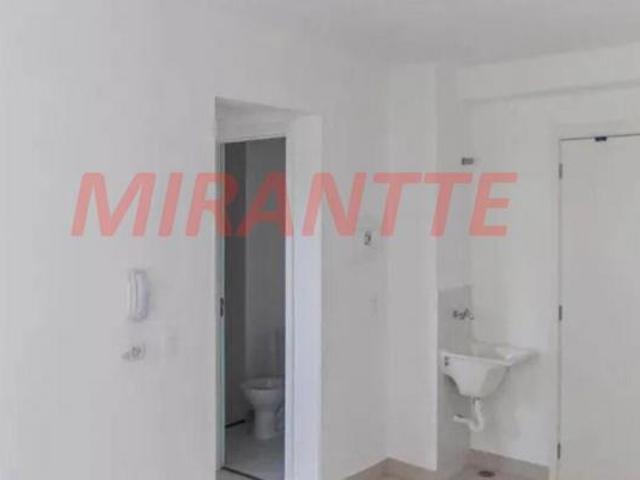 Apartamento de 32m² com 2 quartos