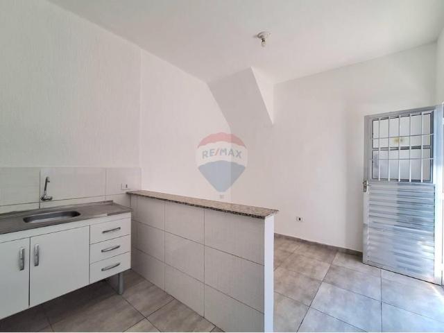 Apartamento de 32m² para locação no Sitio Mandaqui com 3 cômodos