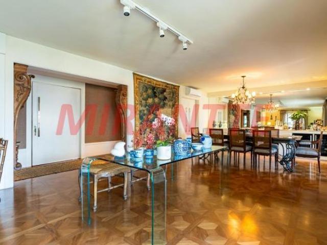 Apartamento de 330m² com 4 quartos