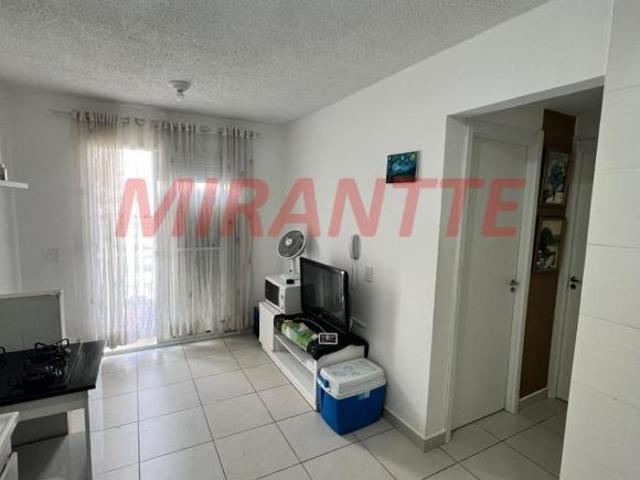 Apartamento de 37m² com 2 quartos