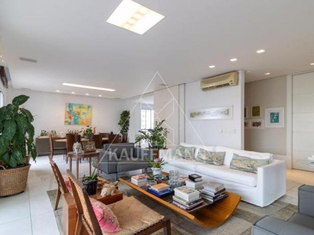 Apartamento de 349m² a.u à Venda no Jardim Paulista 4 Suítes e 5 Vagas