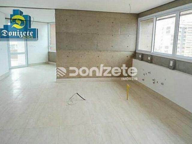 Apartamento de 380 m² na Vila Alpina, Santo André – 4 suítes, 6 vagas, frente