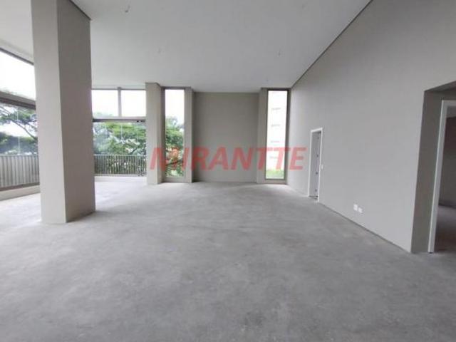 Apartamento de 386m² com 4 quartos