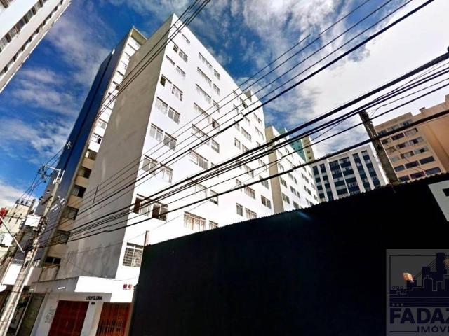 Apartamento de 38 m² na Treze de Maio Centro Curitiba PR, aluguel por R$ 2.000/mês