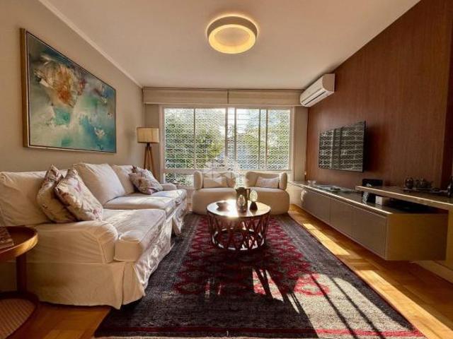 Apartamento de 3 dormitório com 121 m² priv. á venda no Bairro Moinhos de Ventos