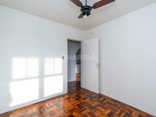 Apartamento de 3 dormitórios no bairro Cristal. COD: 16405