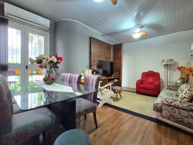 Apartamento de 3 dormitórios com churrasqueira, sacada ampla, andar alto, junto