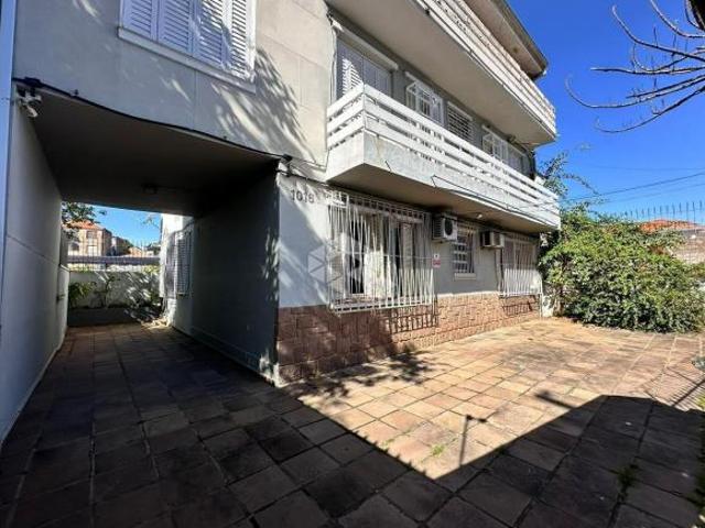 Apartamento de 3 Dormitorios no Bairro São Geraldo, Porto Alegre