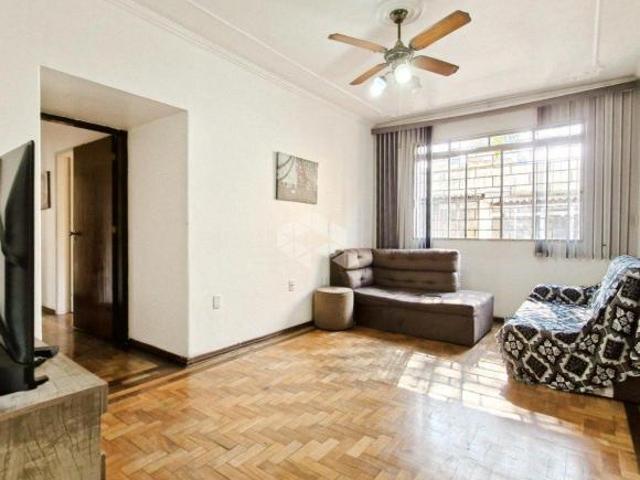 Apartamento de 3 dormitórios, no bairro São João, em Porto Alegre
