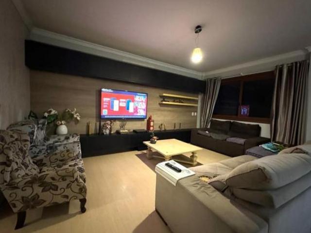 Apartamento de 3 dormitórios no Centro, com 215,74m²