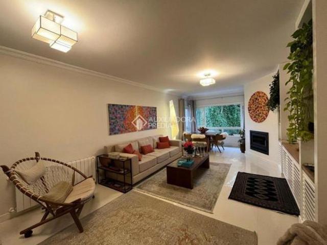 Apartamento de 3 dormitórios no coração do bairro Bavária