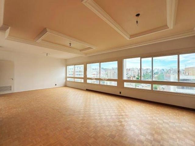 Apartamento de 3 dormitórios no Coração do Moinhos de Vento!