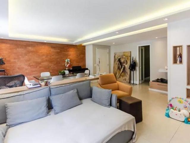 Apartamento de 3 dormitórios no Itaim Bibi