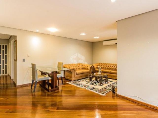 Apartamento de 3 dormitórios no Petropolis