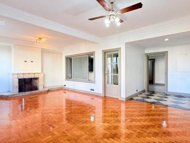 Apartamento de 3 dormitórios à venda em Independência, Porto Alegre