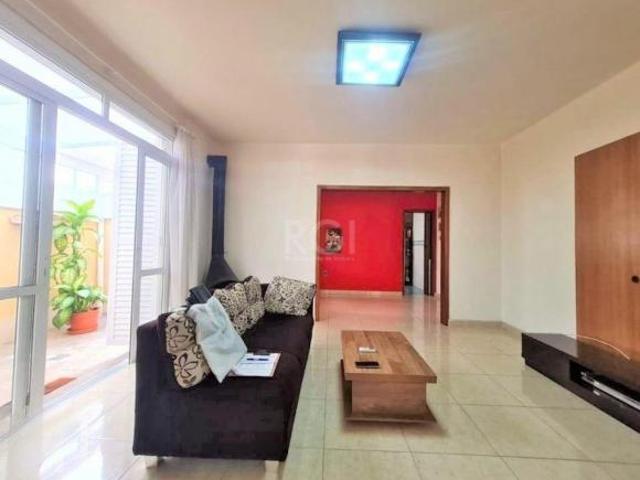 Apartamento de 3 dormitórios, Bairro Menino Deus
