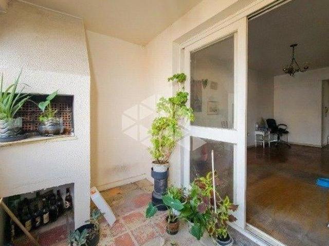 Apartamento de 3 dormitórios, com 92m² privativos,garagem e sacada R$ 335 mil