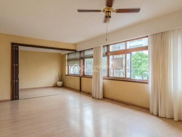 Apartamento de 3 dormitórios com 2 vagas no bairro Bom Fim Porto Alegre