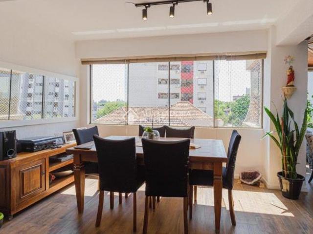 Apartamento de 3 dormitórios com 2 vagas à venda no bairro Cristo Redentor em Porto Alegre