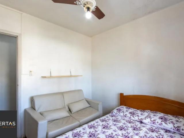 Apartamento de 3 dormitórios com uma vaga de garagem à venda no bairro Menino De