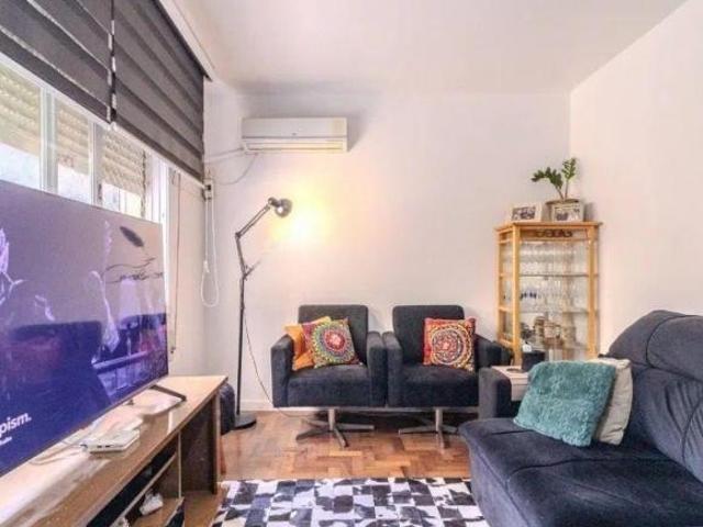 Apartamento de 3 Dormitórios com Garagem à Venda no Rio Branco, Próximo à Redenção