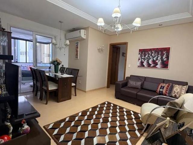 Apartamento de 3 dormitórios com suite, duas vagas no bairro Tristeza