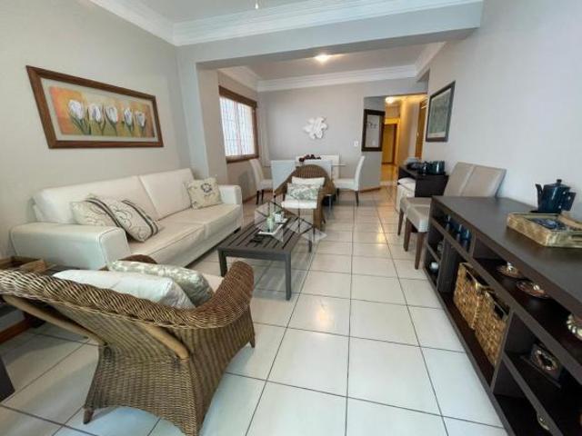 Apartamento de 3 dormitórios com suíte no coração de Capão da Canoa