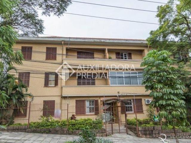 Apartamento de 3 dormitórios com suíte no Petrópolis