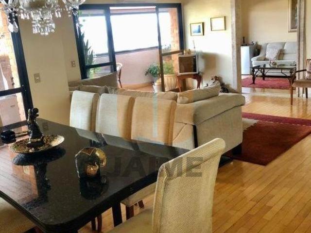 Apartamento de 3 dormitórios e 3 vagas, com laser, em ótima localização de Perdizes
