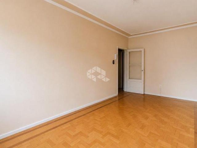 Apartamento de 3 dormitórios com dependência e 1 vaga de garagem, no bairro Auxi