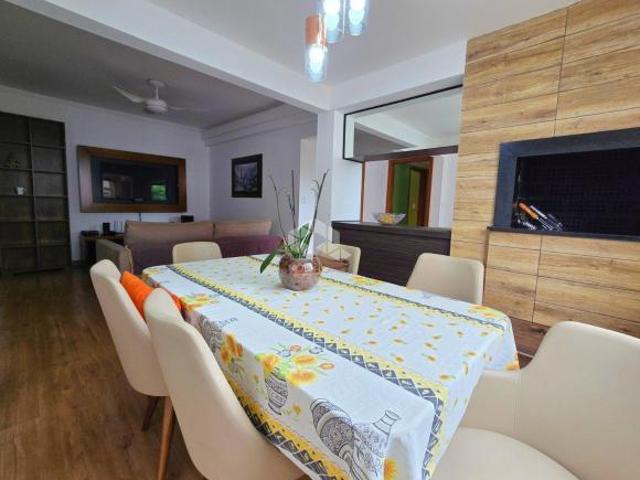 Apartamento de 3 dormitórios e 1 vaga de garagem, no bairro Cristo Redentor, em Porto Alegre