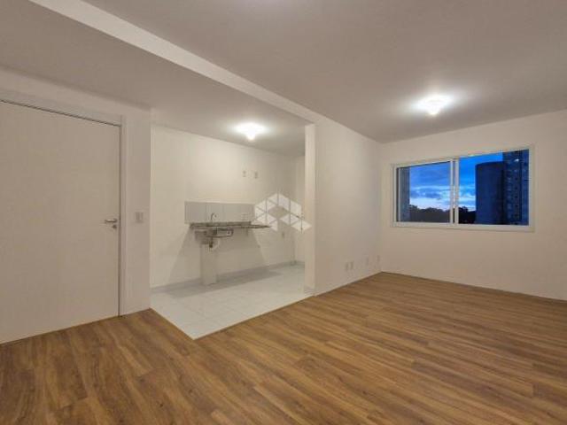 Apartamento de 3 dormitórios e 1 vaga de garagem, no bairro Humaitá, em Porto Alegre