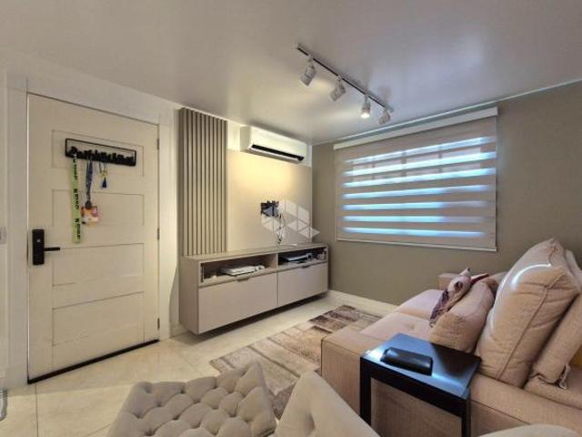 Apartamento de 3 dormitórios e 2 vaga de garagem, no bairro Humaitá, em Porto Alegre