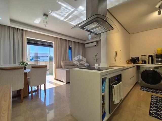 Apartamento de 3 dormitórios e 2 vagas de garagem, no bairro Humaitá, em Porto Alegre
