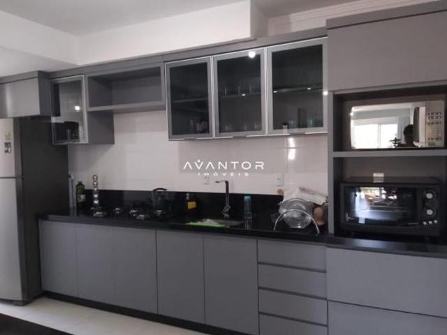 Apartamento de 3 dormitórios e 2 vagas de garagem em Camobi