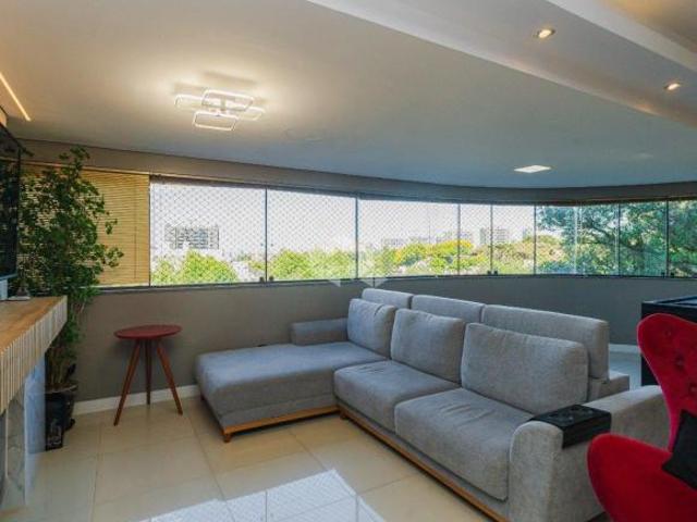 Apartamento de 3 dormitórios e 2 vagas individuais totalmente reformado no coração do bairro Boa Vis